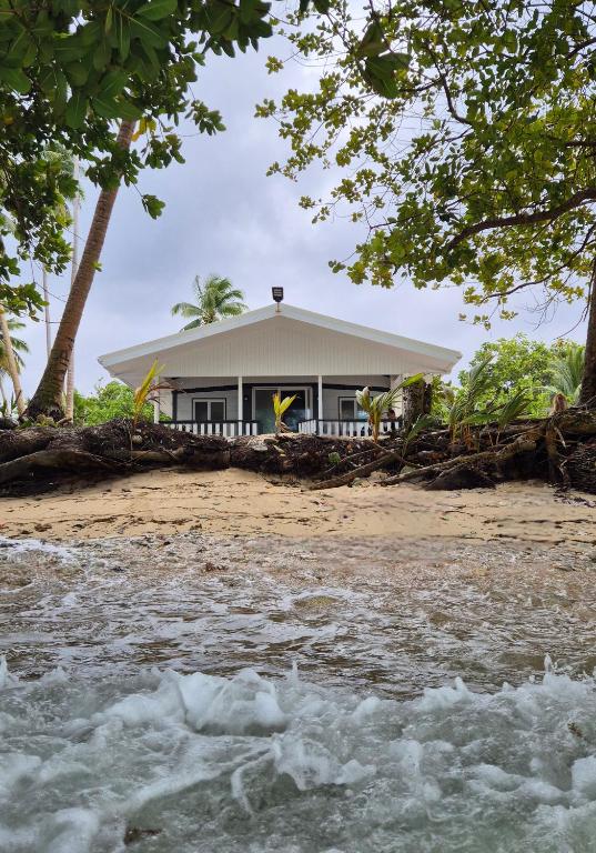 Majuro Beachfront Container Home, Majuro (aktualisierte Preise für 2025)