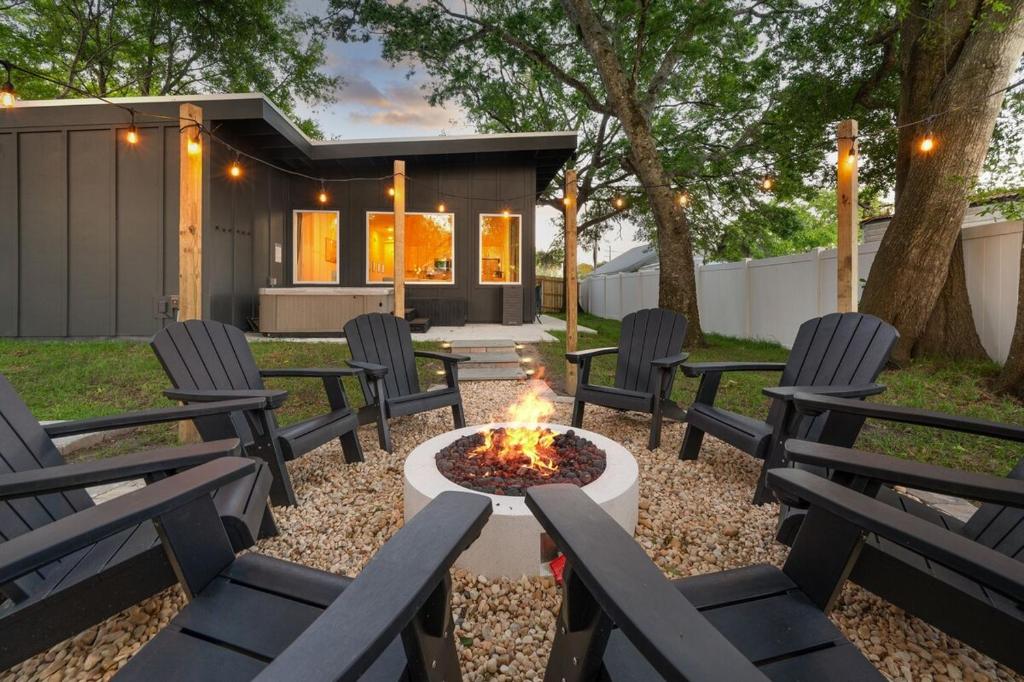 New-Dog Friendly,Hot Tub, Fire-pit, 1 mile to DTWN, St. Augustine ...