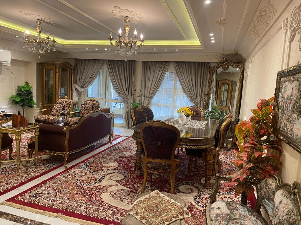 Pyramid & Museum Escape, Sheikh Zayed (aktualisierte Preise für 2025)