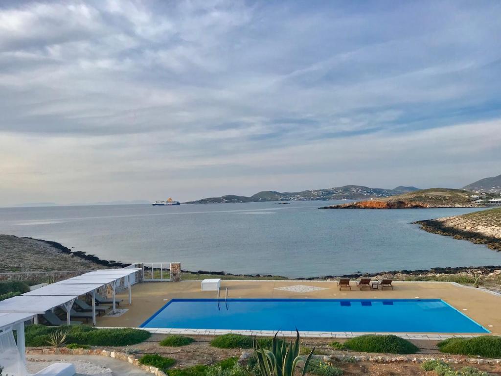 Villa by the Sea with pool Parasporos Paros 1, Kampos Paros (updated ...