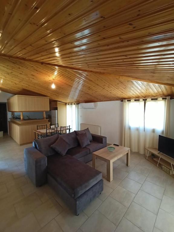 Poseidon home in Ireo, by the sea, Iräon (precios actualizados 2025)