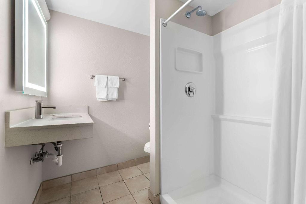 Days Inn by Wyndham Albany SUNY, Albany (updated prices 2025)