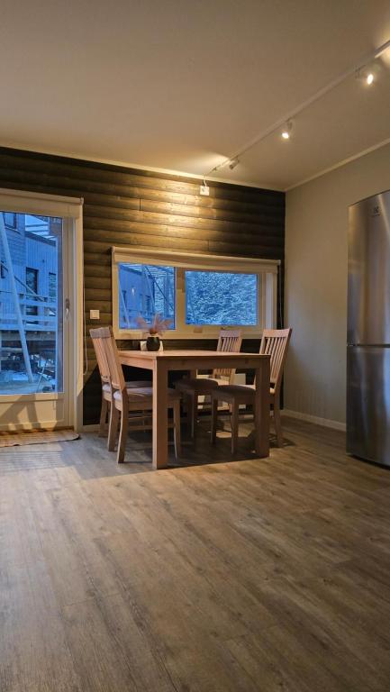 Hemmingodden Lodge, Ballstad (updated prices 2025)