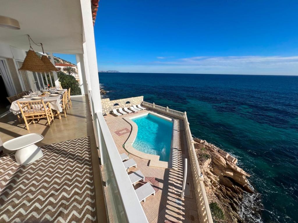 Villa Celia en primera linea del mar!, El Campello (preços atualizados ...