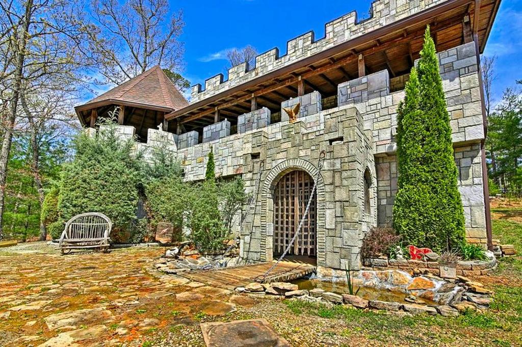 BrasstownWhimsical Castle Rental for Unique Getaway in Blue Ridge ...