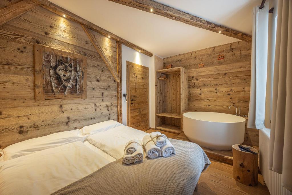 Alla Regia Wellness, con sauna e vasca idromassaggio, Vodo Cadore ...