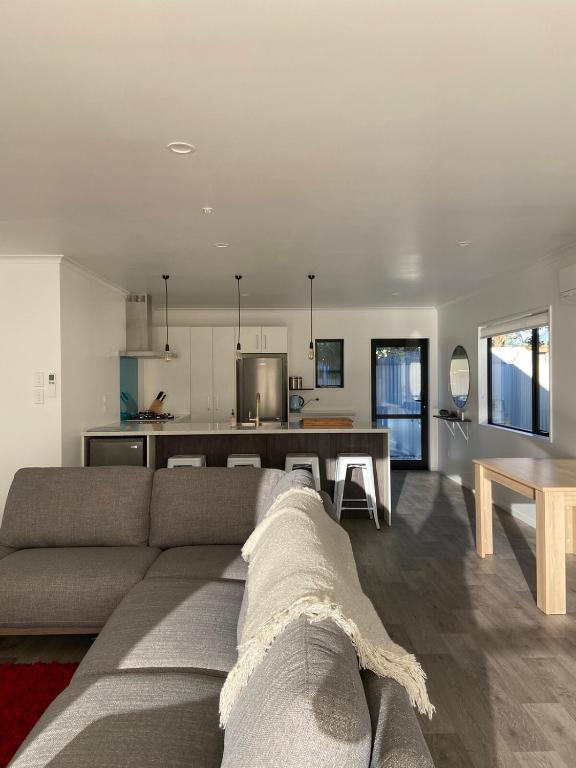 The Black Bach on Bealey, Hokitika (updated prices 2026)