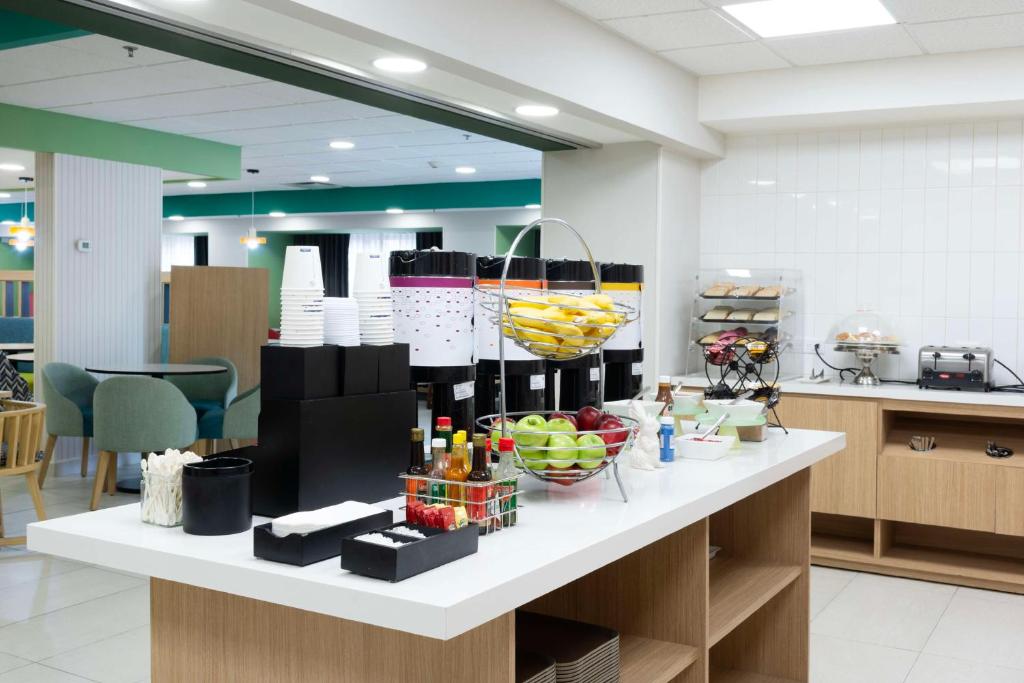 Hampton by Hilton Saltillo Zona Aeropuerto, Saltillo (precios ...