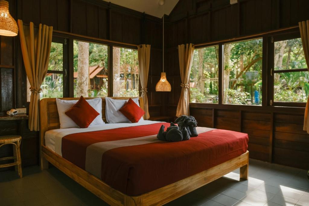 JOY Bungalow Resort and Restaurant, Ko Jum (updated prices 2026)