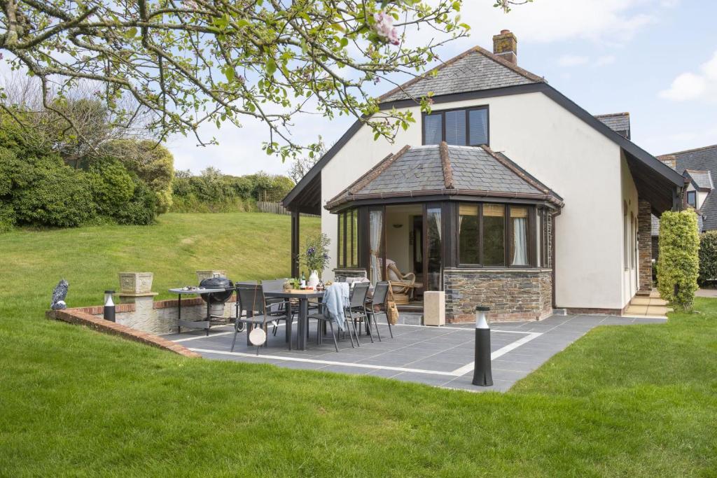 April Cottage, Polzeath (updated prices 2026)