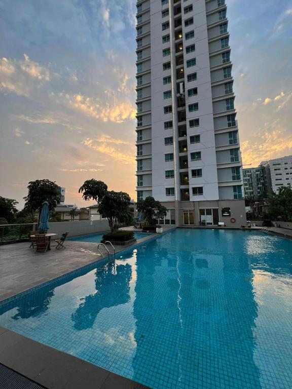 Springhill Royale Suites - Sky Pool Ocean view, Jakarta (updated prices ...