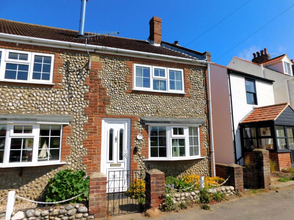 73 Beeston Common, Sheringham (updated prices 2026)