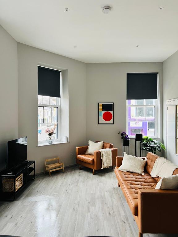 The Tower Suite - Town Centre, Spacious, 2 Bed, Sleeps 4, Larne ...