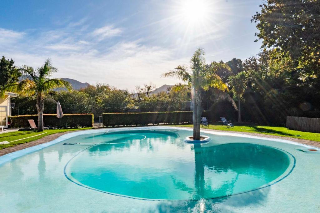 Private 1 Bed Suite at Yalwa House with Pool, Cape Town (updated prices ...