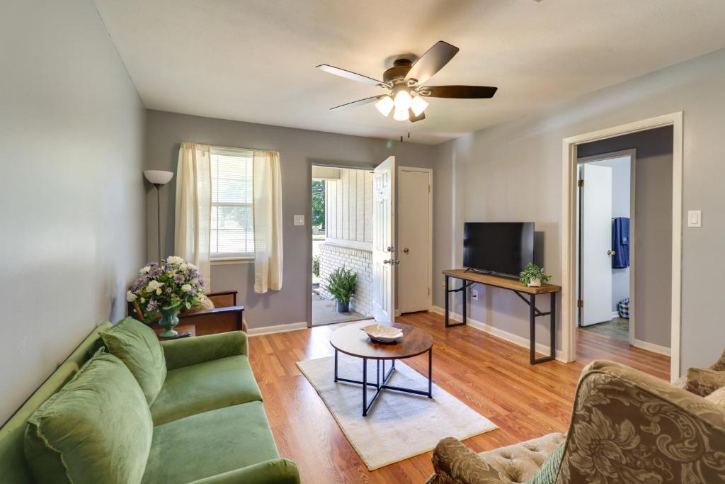 Walk to Dining and Shops Dtwn Brookhaven Home!, Brookhaven (updated ...