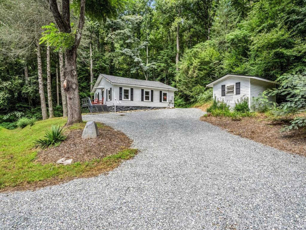Cozy Family Vacation Cottage Lake Lure, Lake Lure (updated prices 2025)