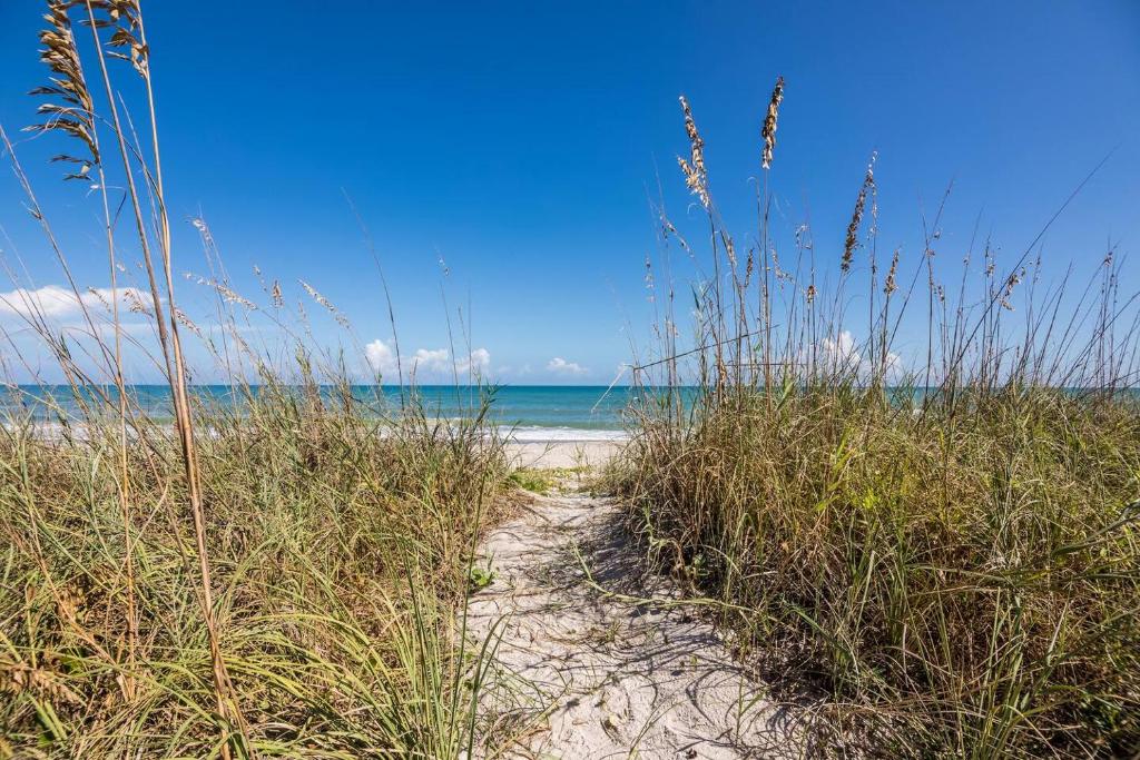 Castaway Cottage paradise at the beach!, Indialantic (updated prices 2026)