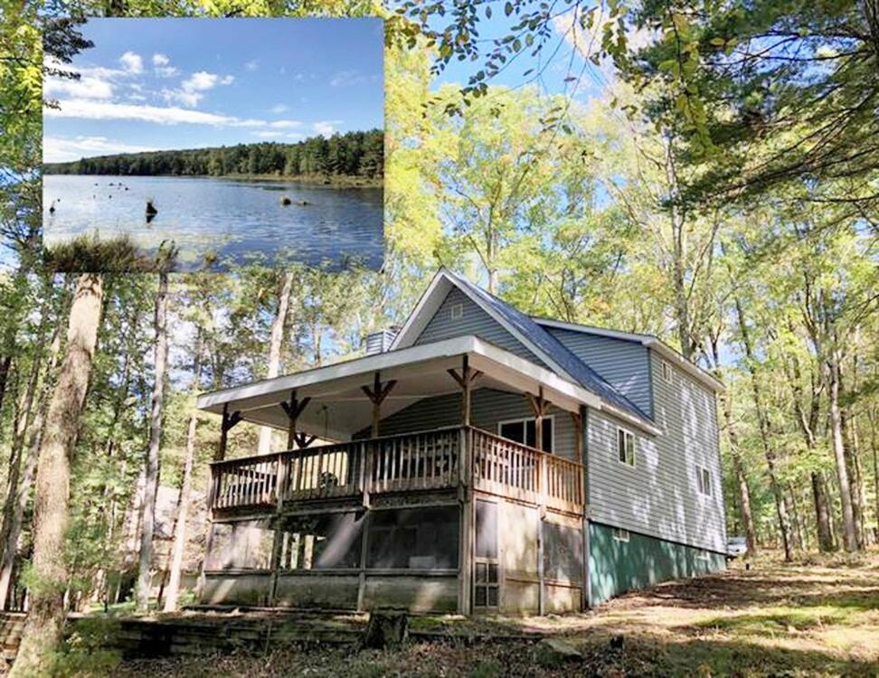 Beautiful Lakefront Chalet in the Poconos!, Hawley (updated prices 2026)