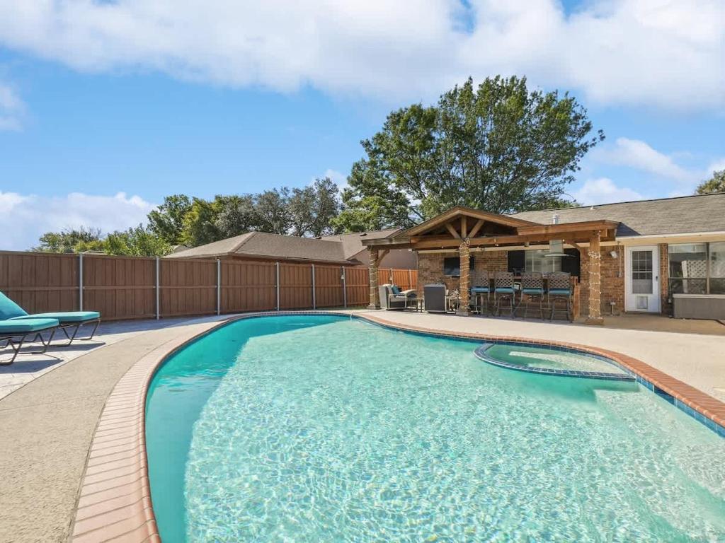 Plano House close to Mckinney and Oak Point Park, Plano (updated prices ...