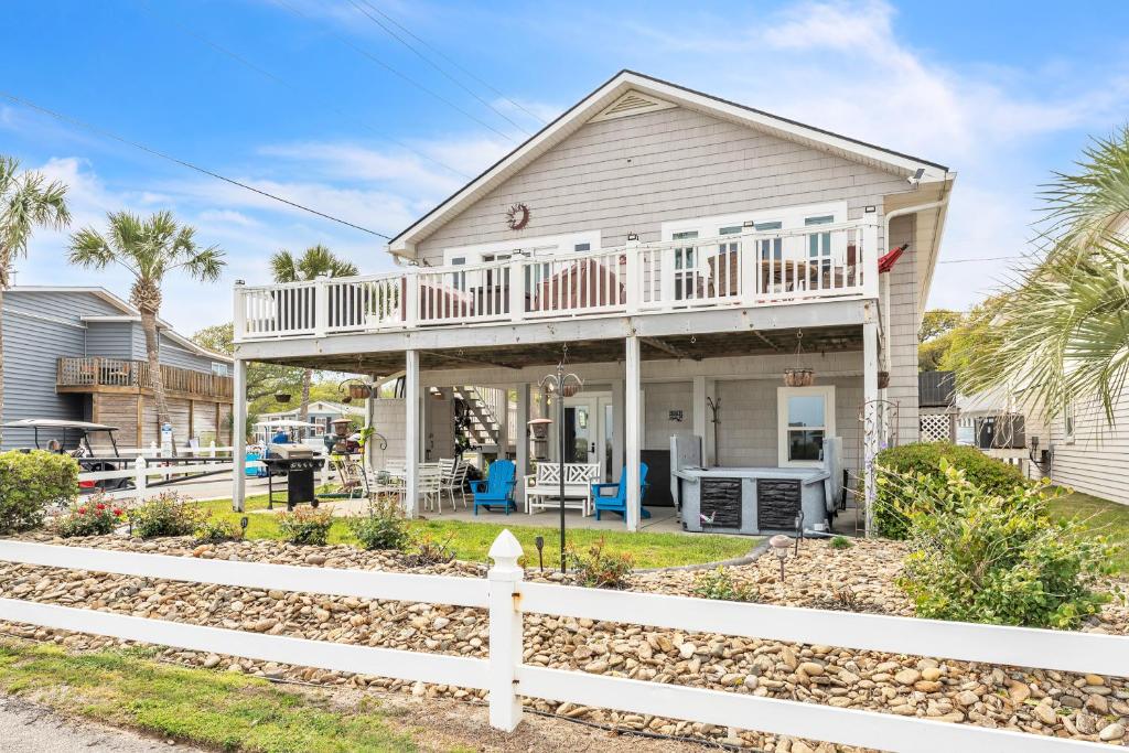 Coastal Camelot - Walk to Surfside Beach Duplex, Myrtle Beach (updated ...