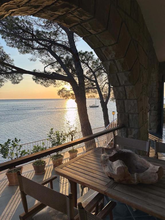 Eden Rock - Paradise by the Sea - Private Beach, Grignano (precios ...