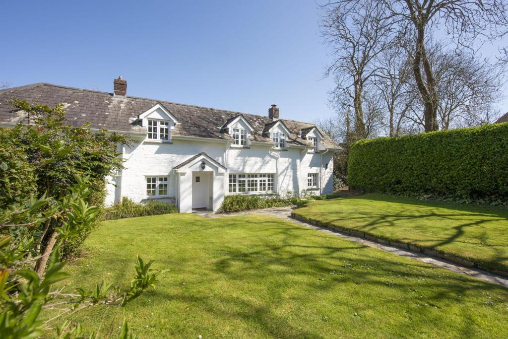 Sparnal Stitch, Padstow (updated prices 2026)