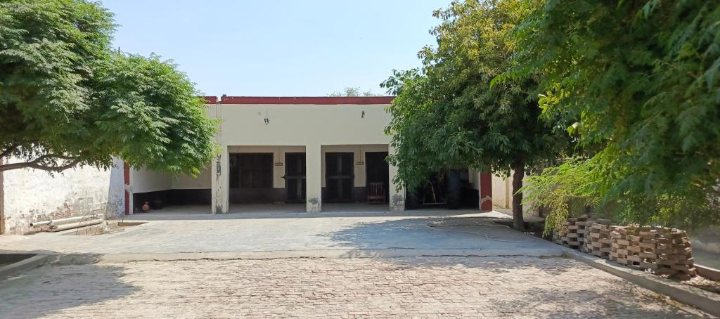 Traditional Village Farm Stay Nature & Peace in desi food, Dāūd Khel ...