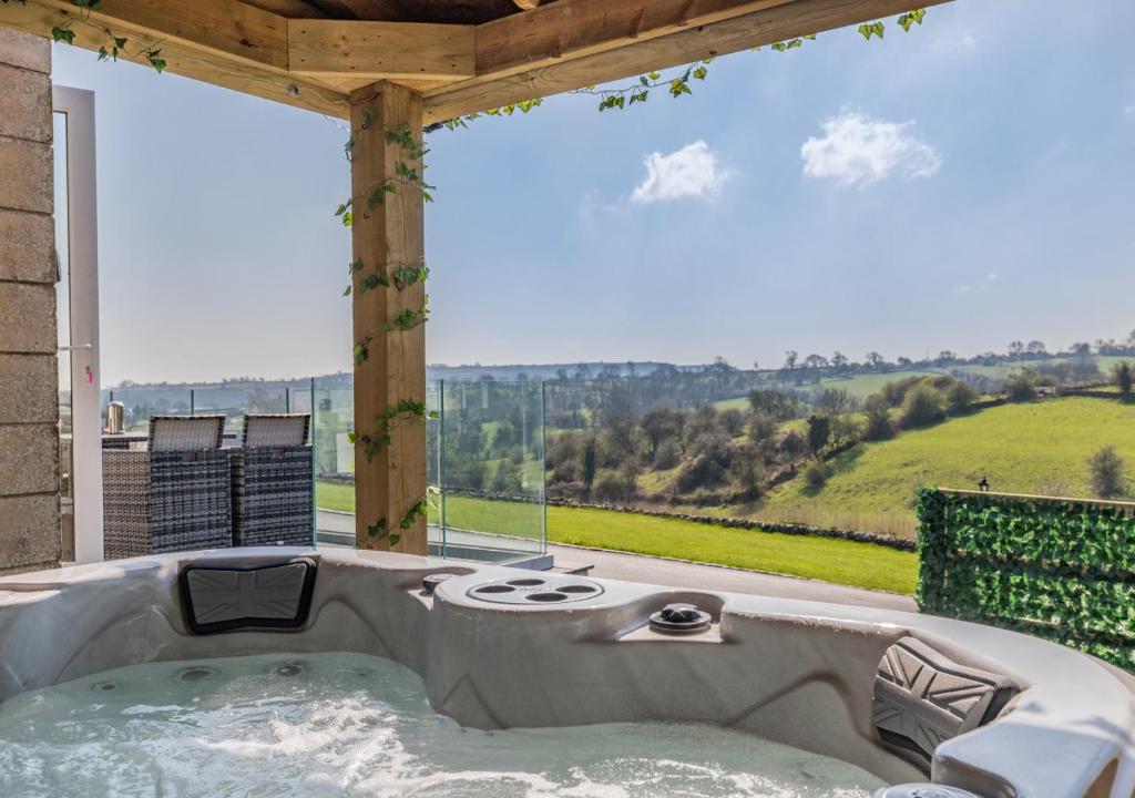 Brumlea Farm Cottage, Bonsall (updated prices 2026)