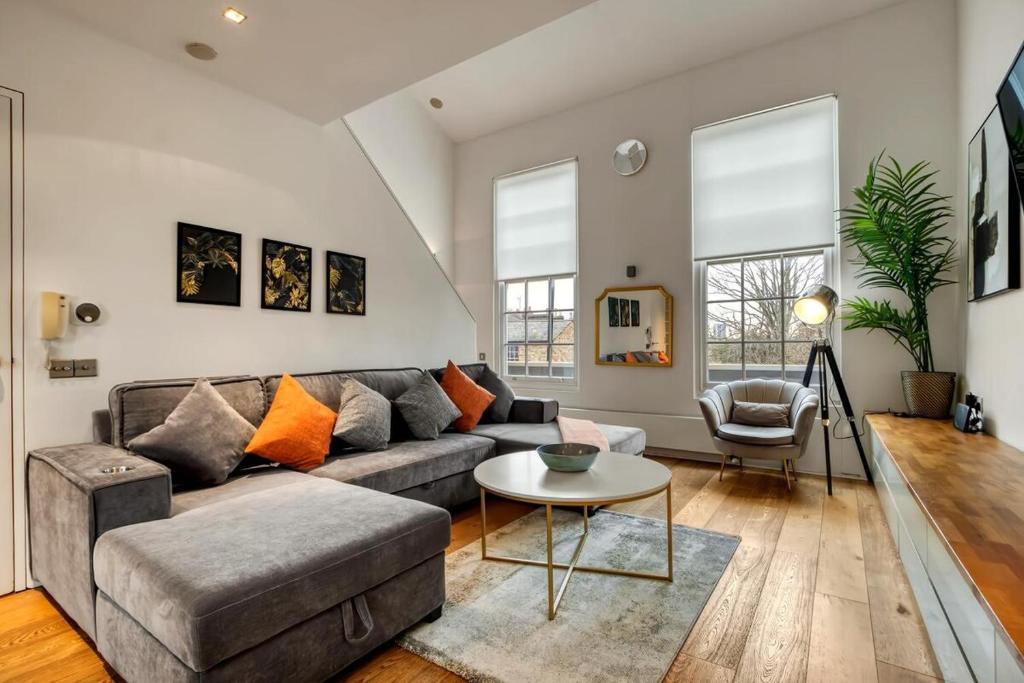 Kings Cross Award Winning 2 Bedroom House, London (updated prices 2026)