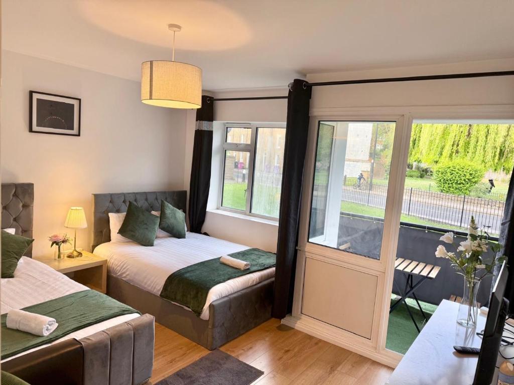 Poplar Canary Wharf O2 Excel London, London (updated prices 2026)