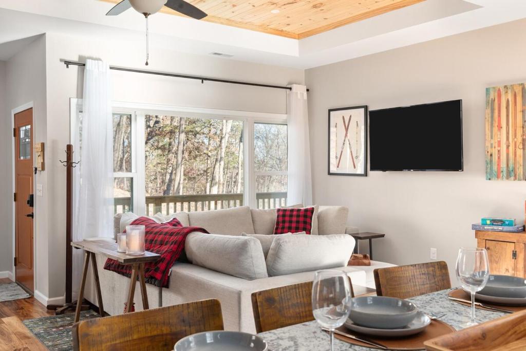 Mountain Retreat-Near Bryce Resort-Fire Pit-BBQ, Mount Jackson (updated ...