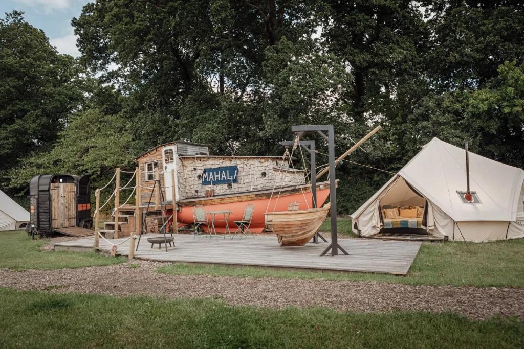 Mahala the Boat at Field of Dreams, Melbourne (precios actualizados 2025)