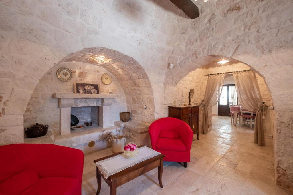 Authentic Apulian Reatreat inside Trulli with pool, Castellana Grotte ...