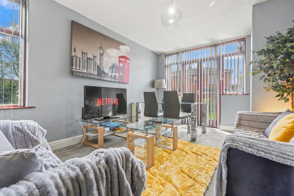 Spacious 4-Bedroom Home in Peaceful Coventry Spot, Parkside (updated ...