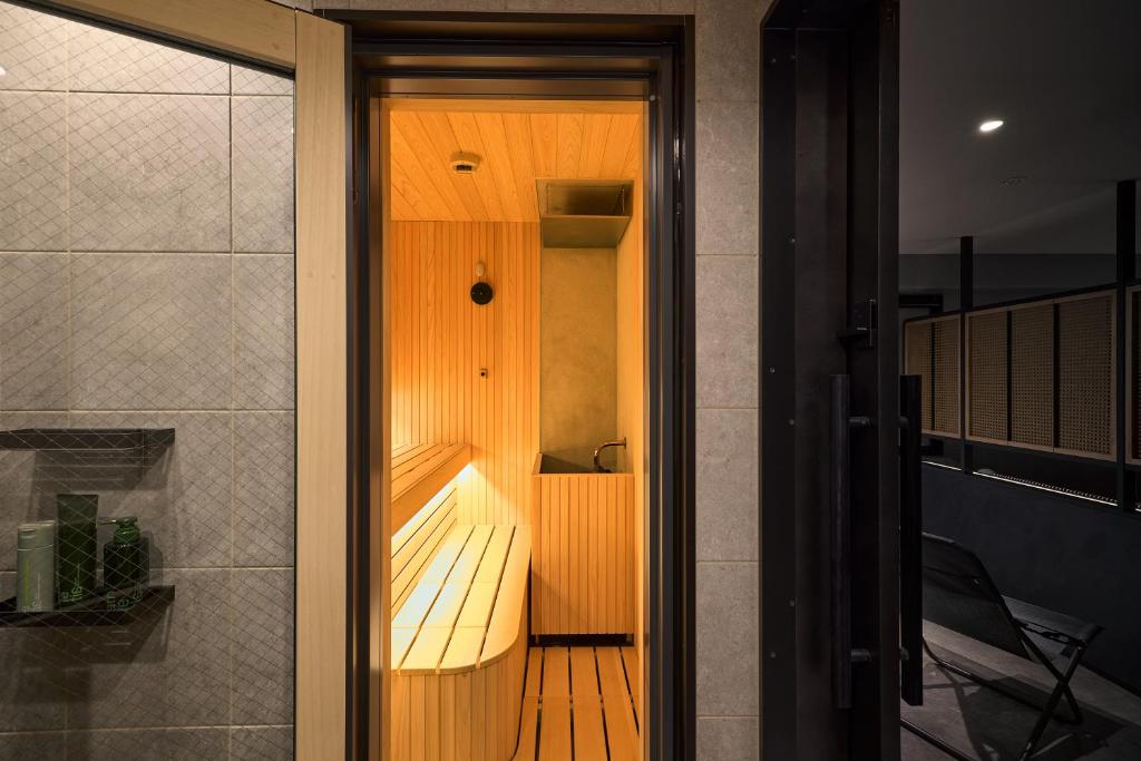 BASE LAYER HOTEL Nagoya Nishiki（名古屋市）：（最新料金：2025年）