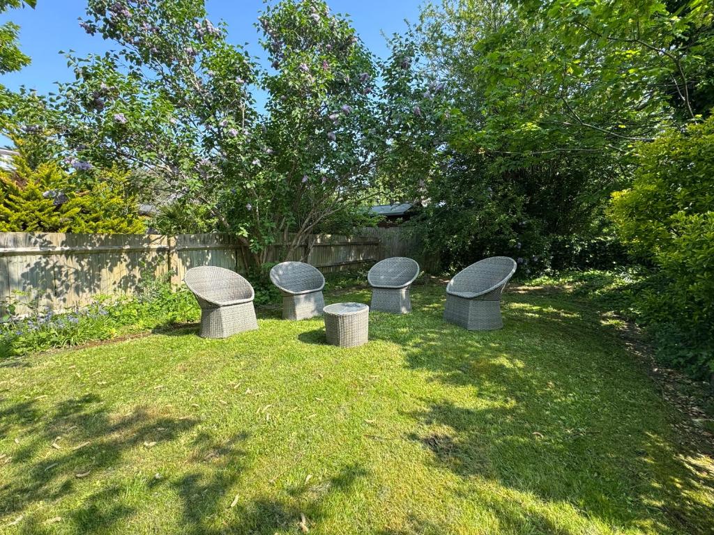 Surbiton Home with free parkings, Surbiton, Kingston upon Thames ...