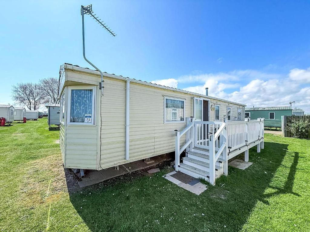 Lovely Caravan With Decking To The Side At California Cliffs Ref 50072D ...
