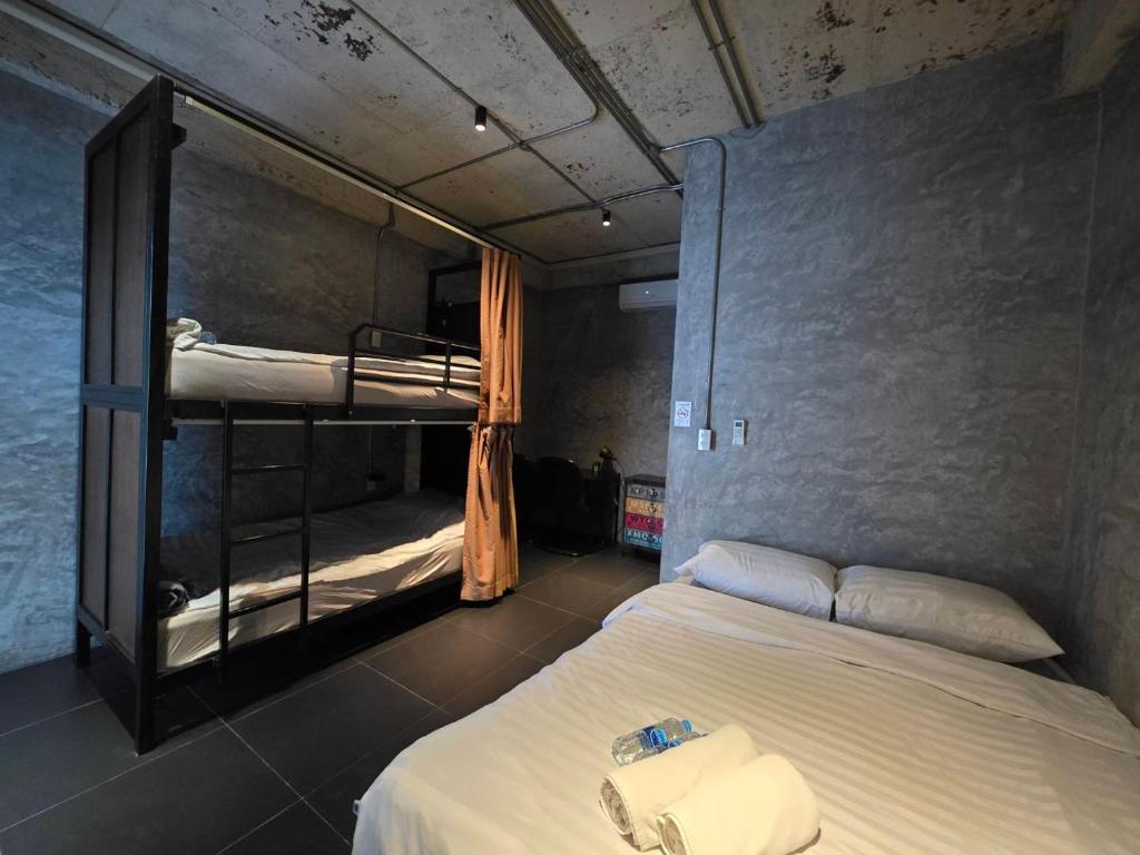 The LOCAL Ari, Bangkok (updated prices 2025)