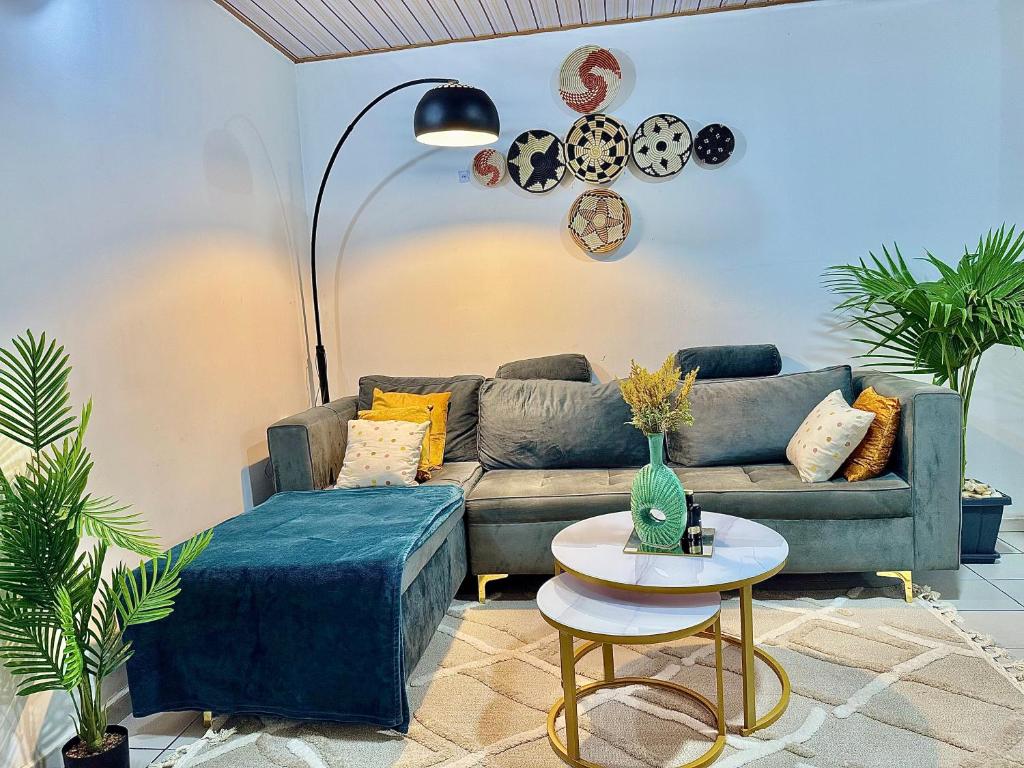 Cozy Studio WIFI- CLIM-Spacieux, Yaoundé (updated prices 2025)