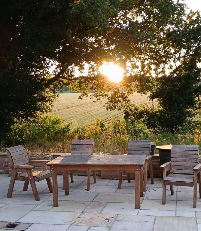 Cottage 2 on Private Farm with Hot Tub, West Langdon (updated prices 2025)