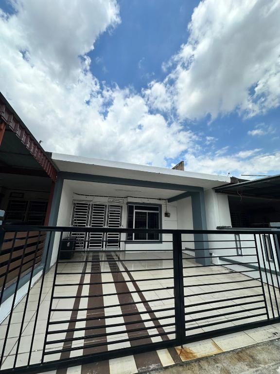 Aman Homestay Sendayan, Kampong Baharu Jimah (updated prices 2026)
