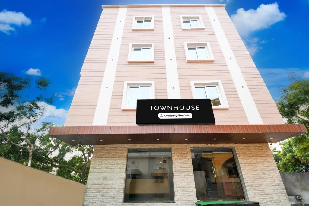 Super Townhouse Baliapanda Puri Near Sea Beach Puri, Puri (updated ...