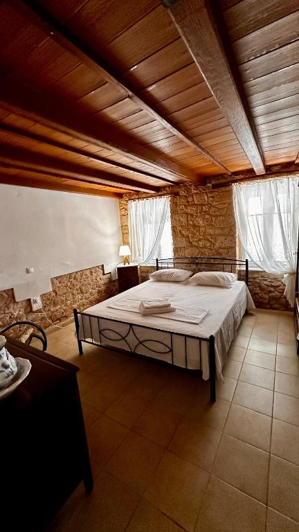 Central Stonehouse in Aegina, Ägina Stadt (aktualisierte Preise für 2025)