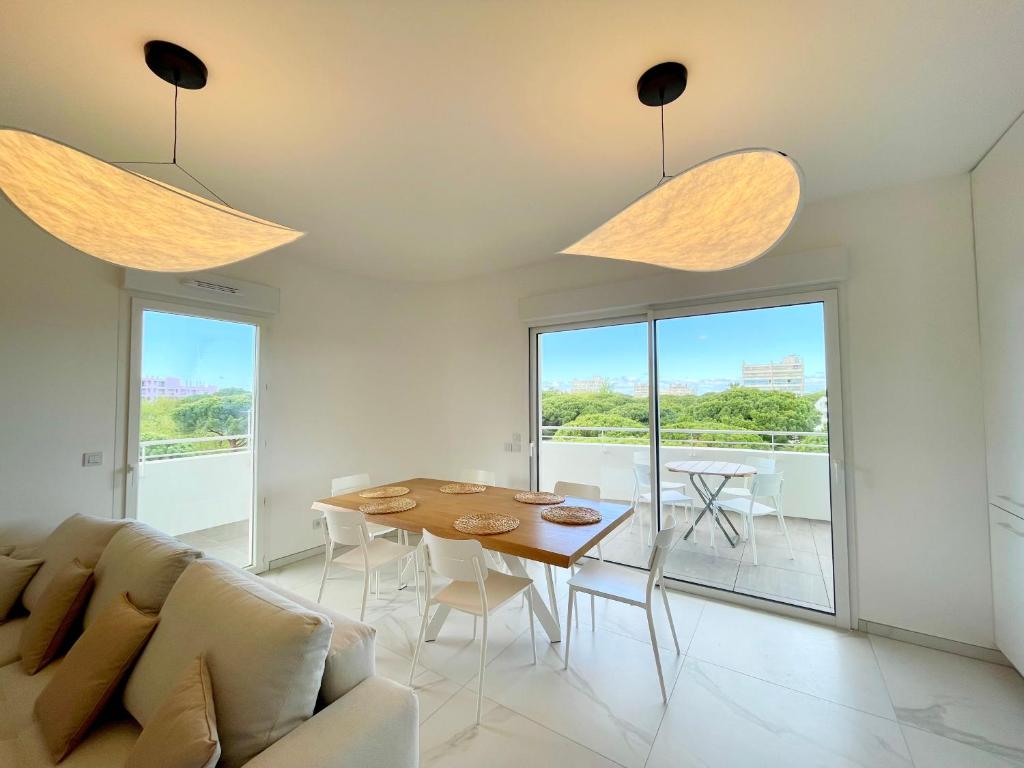 PGH n42-Roof-Top avec Terrasse et Parking Prive, Ла-Гранд-Мот ...