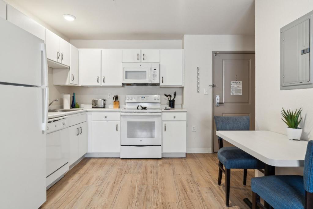 Simplicity At The Rim 1317 I Comfy 1 Bed 1 Bath, San Antonio (updated ...