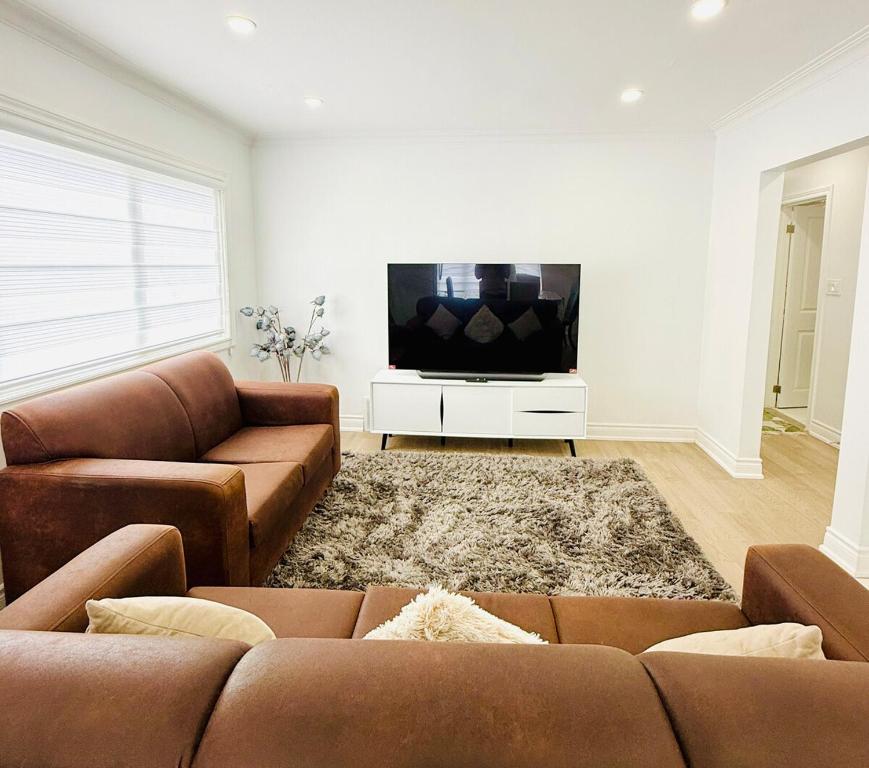 Comfy Luxury Space Near Go Station and Downtown, Toronto (aktualisierte ...
