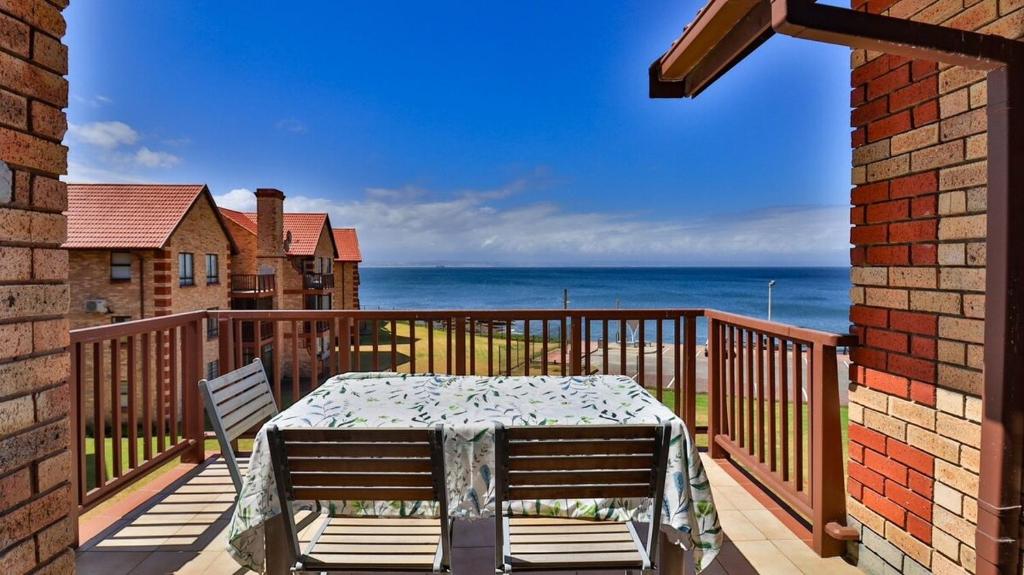 Ruby Retreat- Tranquil Seaside Escape, Mossel Bay (updated prices 2025)