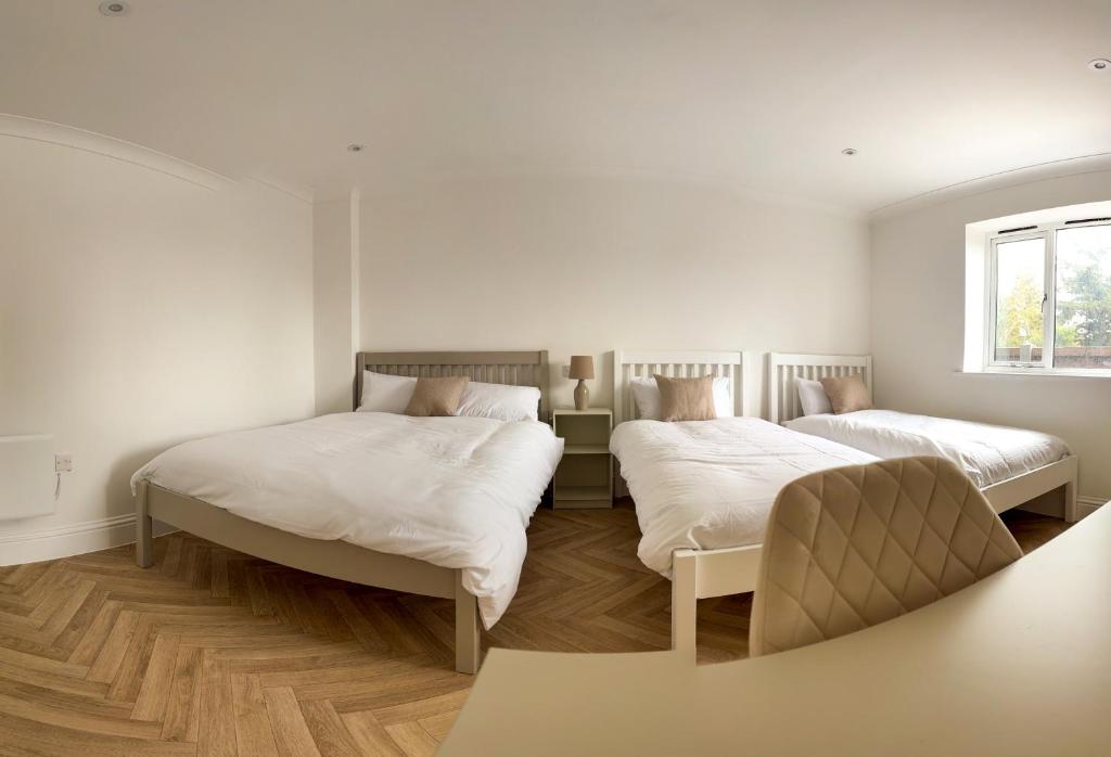 Guest Rooms at Walton Hall Farm, Stanford le Hope (updated prices 2026)