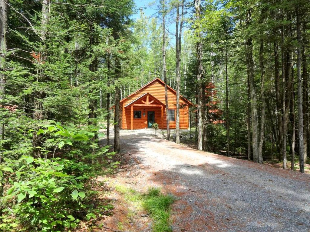 Artisan-Crafted Vermont Cabin in Green Mountain National Forest ...