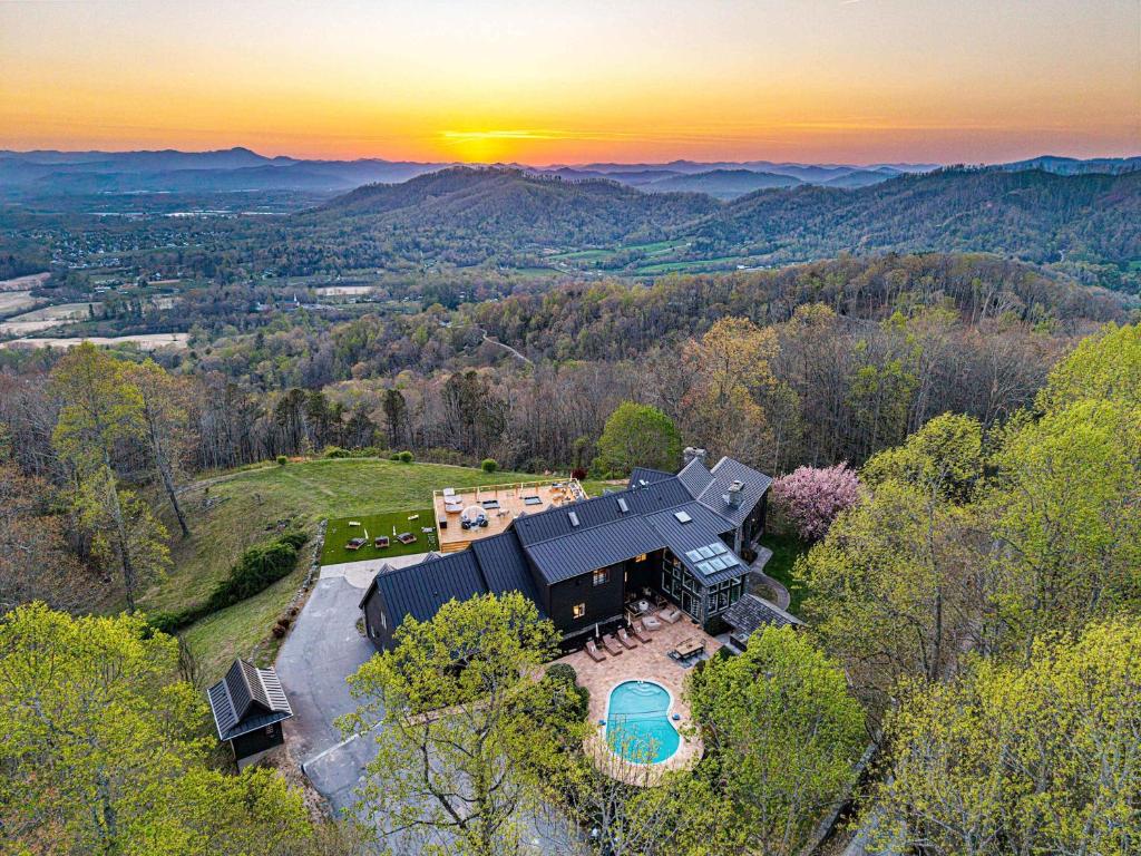 The Albatross Estate & Golf Links, Fletcher (updated prices 2025)